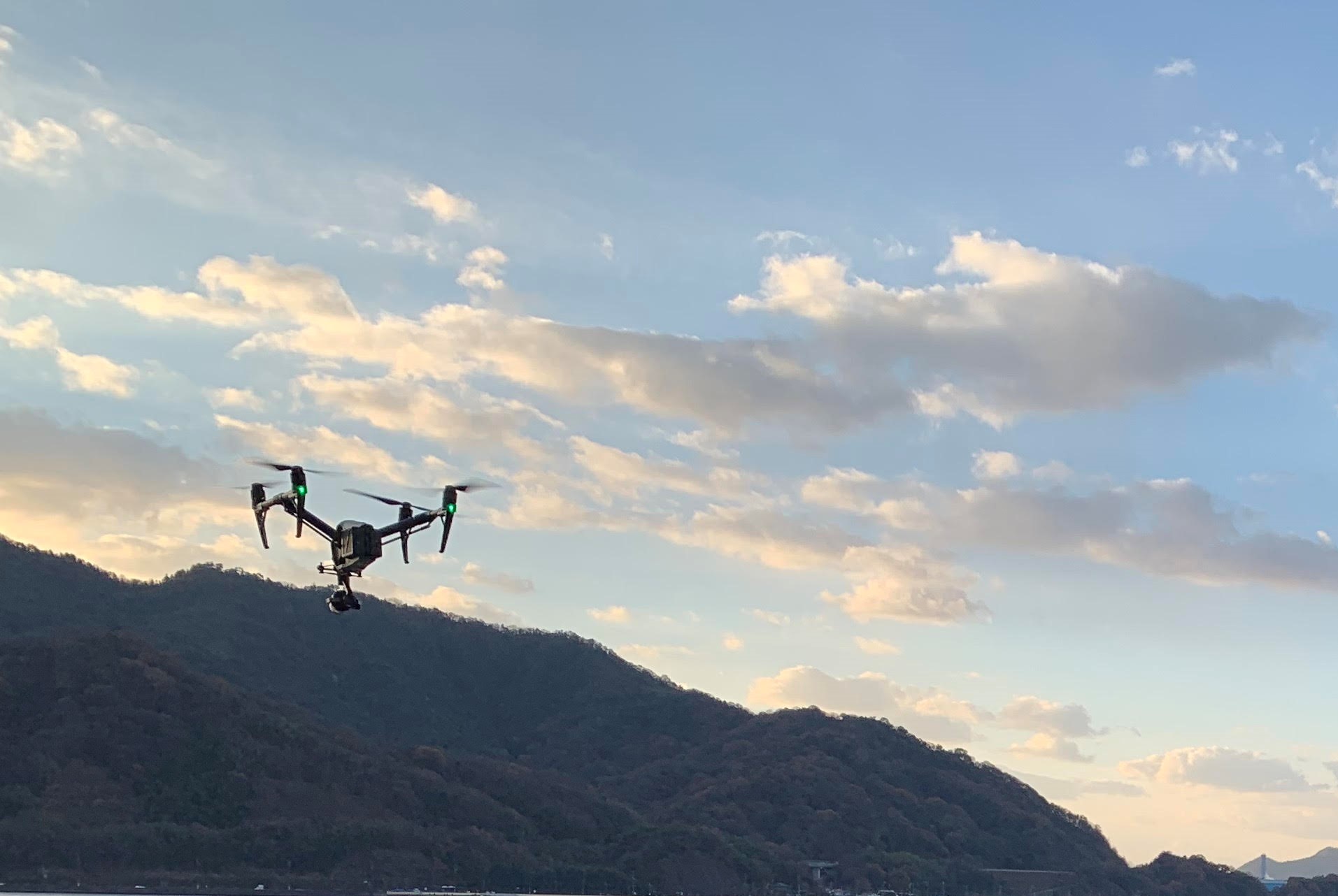 今話題の ドローン動画とは？空撮の極意を動画制作会社が解説 - 映像制作・動画制作会社 － ARTSTECH(アーツテック)